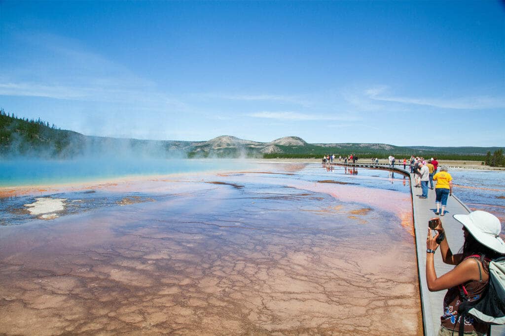 Best Time to Visit Yellowstone Nation Park | A Month by Month Guide