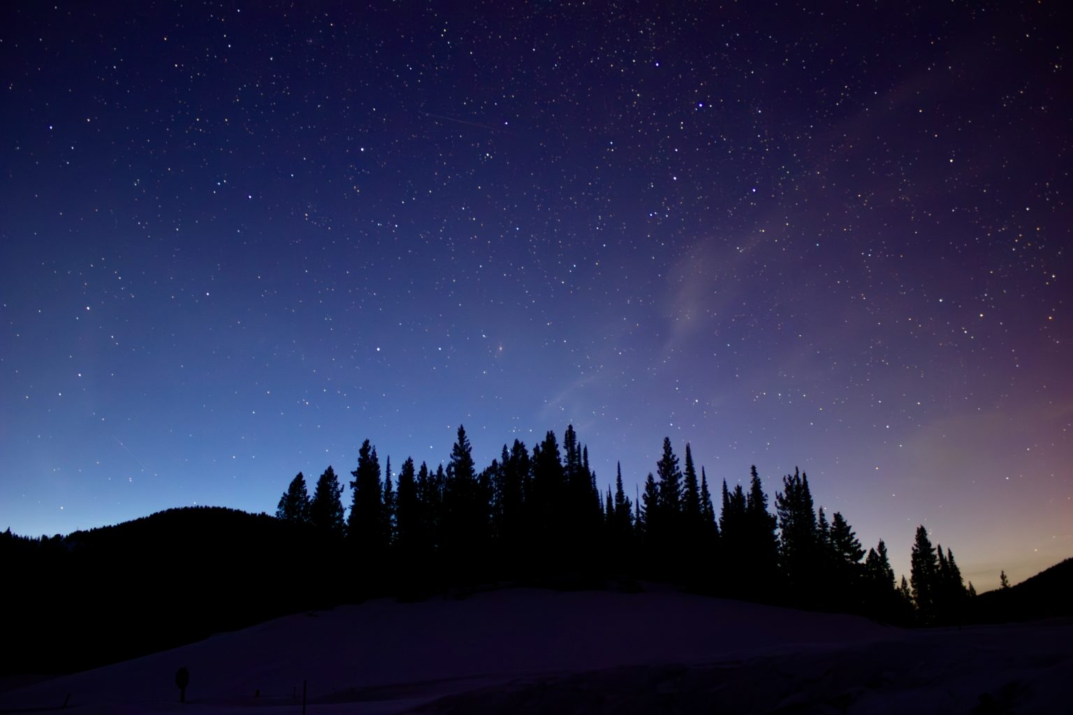 A Complete Guide to Stargazing in Yellowstone National Park ...